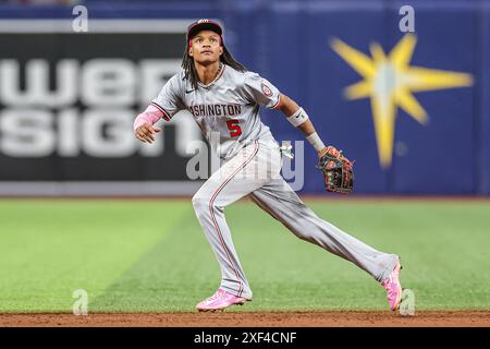 Washington Nationals' CJ Abrams runs to first during the fifth inning ...