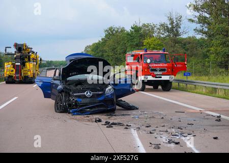 A9/Dessau - Mehrere Verletzte nach Unfall zwischen LKW und zwei Autos 27.06.2024 gegen 17.30 Uhr ...