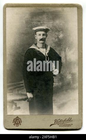 Royal Navy sailor of the Victorian period in uniform Stock Photo - Alamy