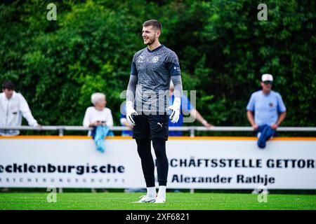 Timon Weiner (Holstein Kiel, #01) GER, Holstein Kiel vs. Bayer 04 ...
