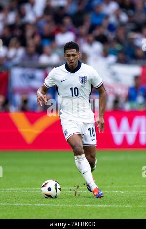 Jude Bellingham (England, #10) am Ball. USA, FIFA Weltmeisterschaft ...