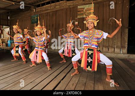 Manora dance is a traditional dance performance art of the South for ...