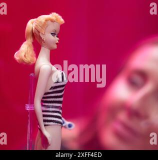 Barbie fashion doll by Mattel first created 1959 brunette, ponytail ...