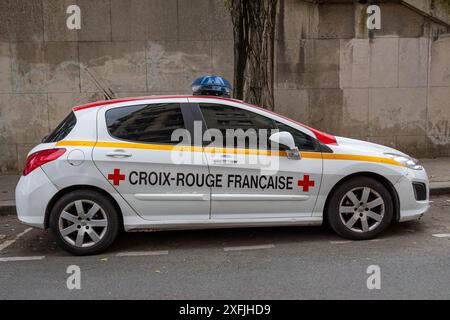 red cross logo or symbol, humanitarian movement to protect human life ...