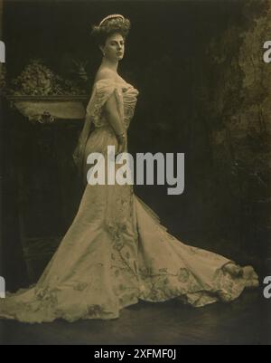 Portrait of Élisabeth, Countess Greffulhe (1860-1952). Museum: PRIVATE ...