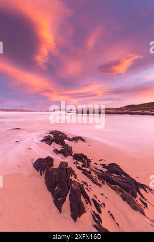 Dawn over beach near Horgabost, Isle of Harris, Outer Hebrides ...