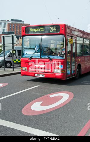 Single-decker bus entering congestion charge zone, Old Street ...