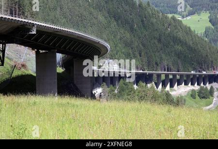 Luegbrücke, Tirol, Österreich 04. Juli 2024: Hier der Blick auf die ...
