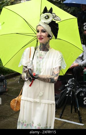 Sarah Settgast bei der Anja Gockel Fashionshow Berlin S25 "Let the ...