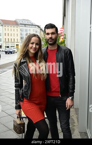 Delia Grösch und Mike Cees beim Mates Date Influencer Event auf der ...