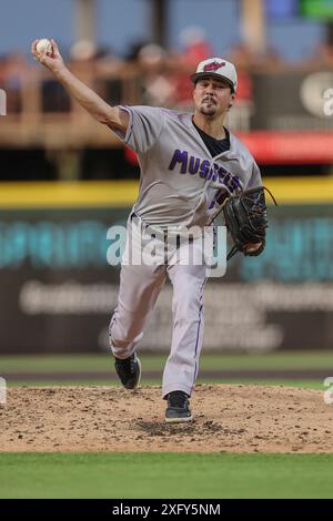 Fort Myers Mighty Mussels pitcher Christian Becerra (15) during an MiLB ...
