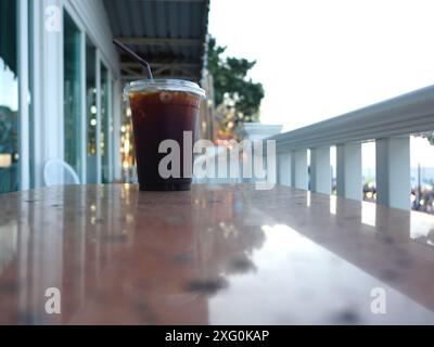 Iced coffee that looks great and tastes delicious Stock Photo - Alamy