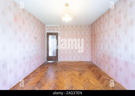 Living room in bad condition in an abandoned building. Abandoned house ...