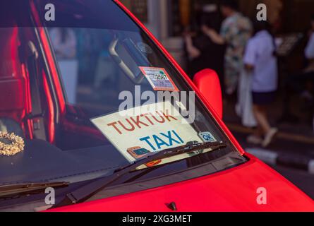 Close up picture of a taxi sign Stock Photo - Alamy