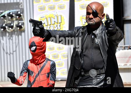 Deadpool und Nick Fury Cosplayer auf der German Film Comic Con ...