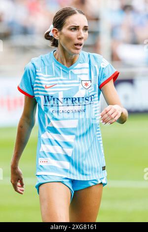 Chicago Red Stars defender Tatumn Milazzo (23) runs upfield during an ...
