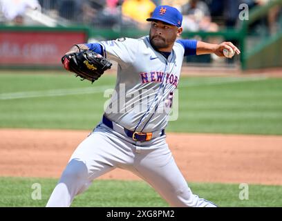 New York Mets pitcher Sean Reid-Foley (61) pitching during an MLB ...