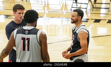 NBA Players Steph Curry and Joel Embiid Stock Photo - Alamy