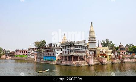 Beautiful Mansi Ganga lake ghats, Govardhan, Mathura, Uttar Pradesh ...