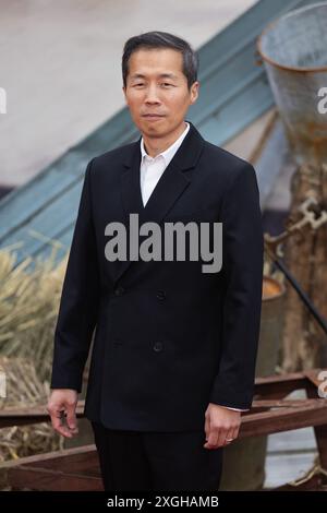 TWISTERS, director Lee Isaac Chung, on set, 2024. ph: Melinda Sue ...