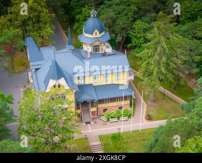 Old Baltic house on the beach promenade Zinnowitz on the island Usedom ...