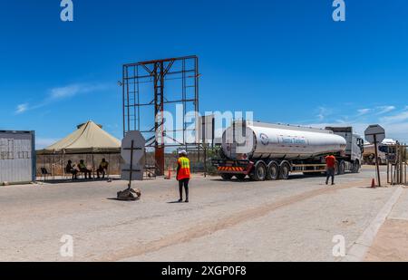 Buitepos border checkpoint between Namibia and Botswana Stock Photo - Alamy