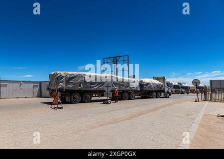 Buitepos border checkpoint between Namibia and Botswana Stock Photo - Alamy