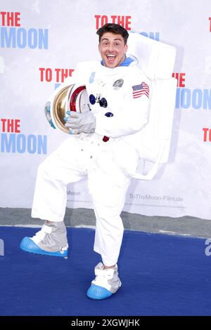 Johny Muenster bei der To The Moon Film Premiere am 10.07.2024 in ...