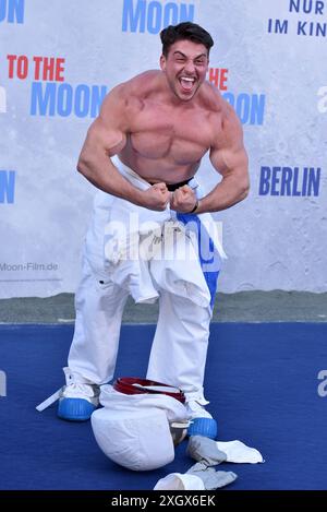 Johny Münster bei der Deutschlandpremiere von FROM THE WORLD OF JOHN ...
