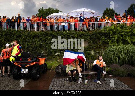 DORTMUND - Dutch supporters watch the semi-final at the European ...