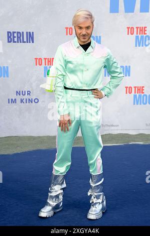 Sam Dylan bei der Premiere JURASSIC WORLD: DIE WIEDERGEBURT im ZOO ...