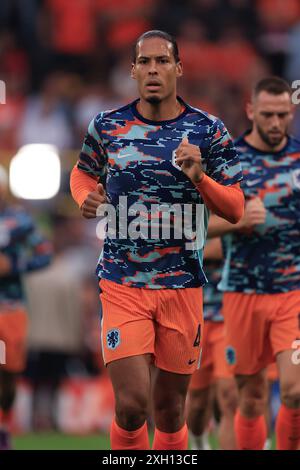 Virgil van Dijk of Netherlands before the FIFA World Cup Group F match ...
