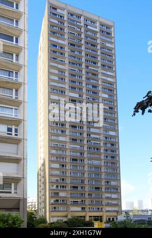 FRANCE. PARIS (75) 13TH DISTRICT. LA ZAC MASSENA-BRUNESEAU. HOME TOWER ...