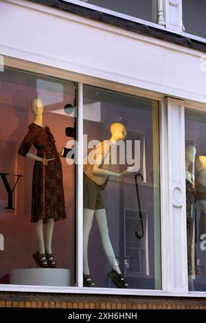 Shop windows Dublin Southern Ireland Stock Photo - Alamy