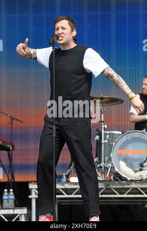 Ryan Hennessy perform with Picture This at the Transmt Festival at ...
