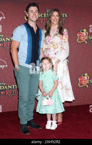 LOS ANGELES - JUL 10: David Henrie, wife, daughter at the Descendants ...