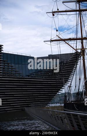 The historic ship RRS Discovery, museum and exhibition on the ...