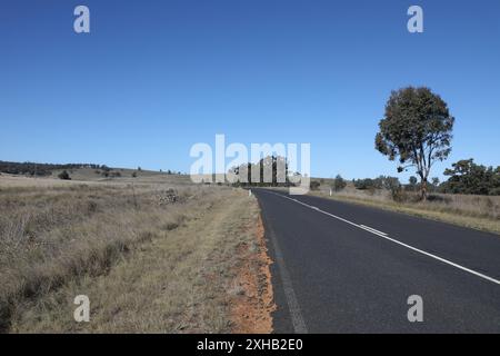Warrumbungles Way between Coonabarabran and Binnaway, NSW, Australia ...