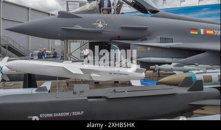 MBDA Storm Shadow, Scalp. Weapons from RAF Typhoon jet fighter on ...