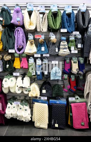Carrolls Irish Gift shop Dublin Stock Photo - Alamy