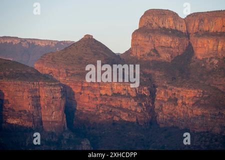 Three Rondawels summit at sunset, Blyde River Canyon, canyon landscape ...