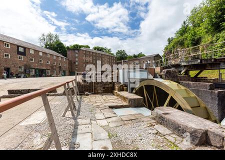 Breastshot wheel, Cromford Mill, world's first water-powered cotton ...