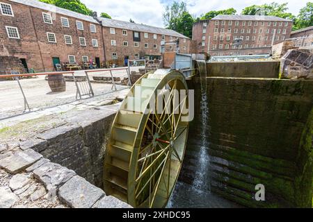Breastshot wheel, Cromford Mill, world's first water-powered cotton ...