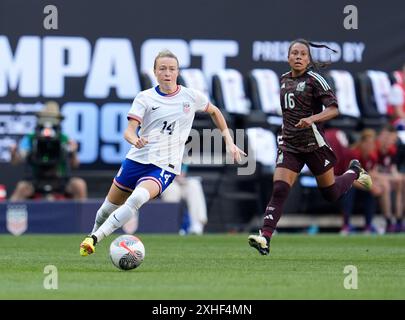 United States defender Emily Sonnett (14) in action during the first ...