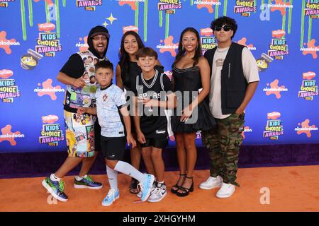 FGTeeV family attend Nickelodeon Kids' Choice Awards 2024 at Barker ...