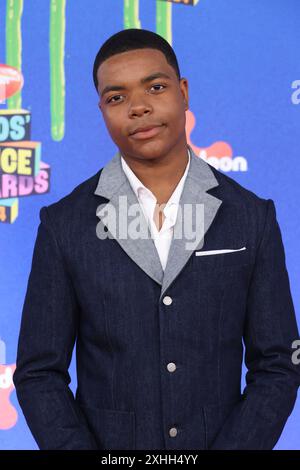 Elijah Cooper attends Nickelodeon Kids' Choice Awards 2024 at Barker ...