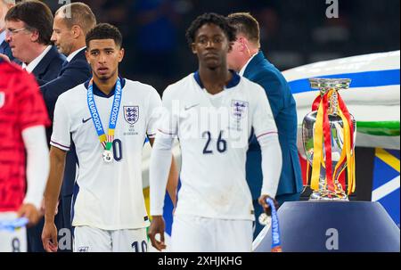 Jude Bellingham, ENG 10 Kobbie Mainoo, ENG 26 frustrated at the winners ...