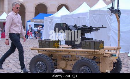 Gun Turret On Robotic Car Stock Photo - Alamy