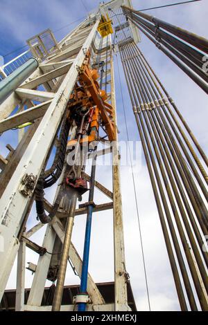 Drill rig in the Wyoming winter Stock Photo - Alamy