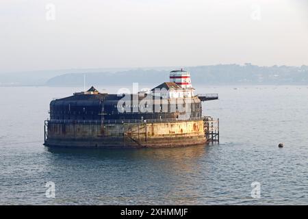 No Man's Fort in Solent estuary Stock Photo - Alamy